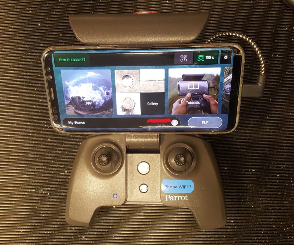 Parrot Anafi – Skycontroller charging phone. – Tarkan's BORED